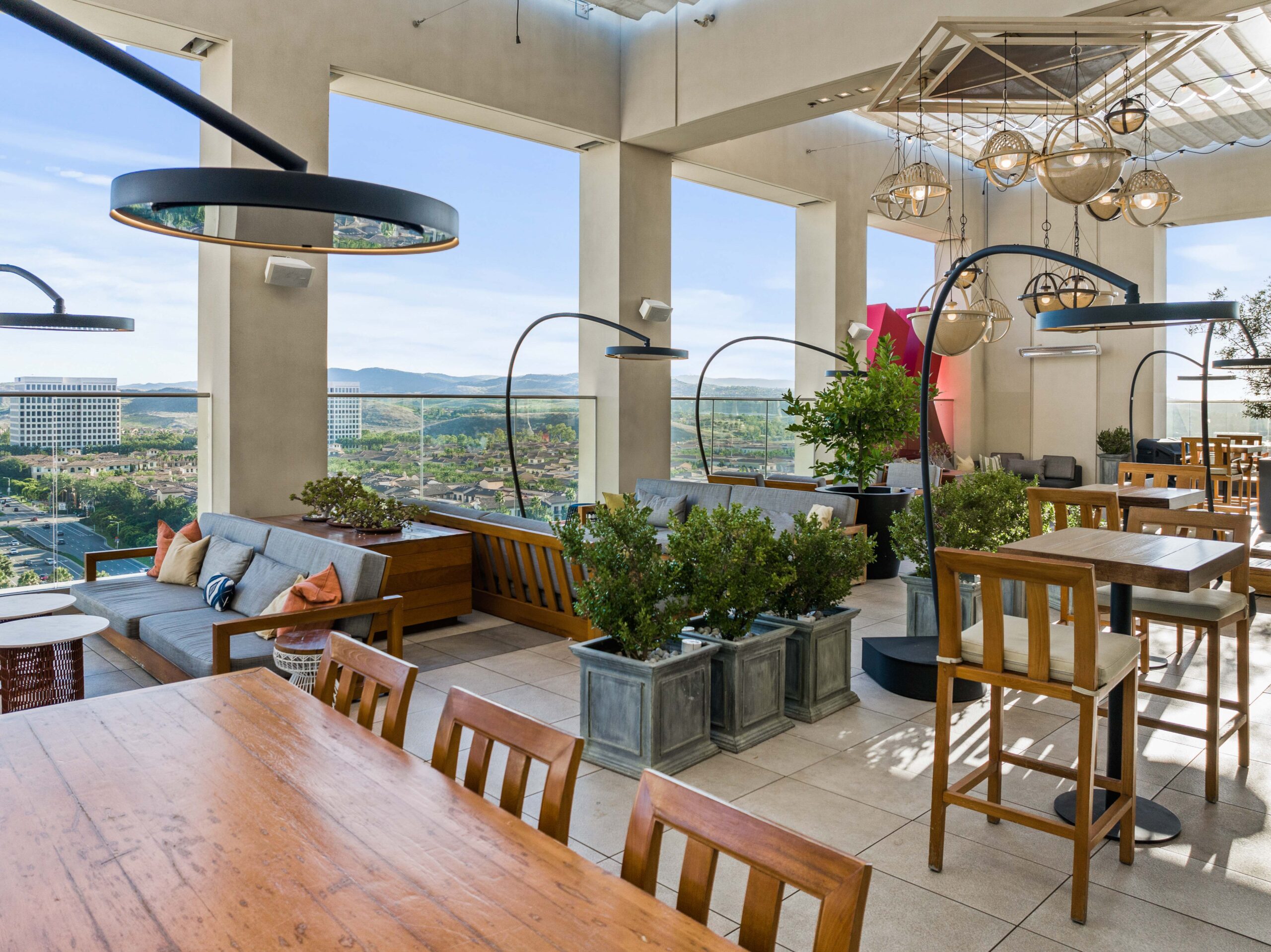 Enhancing Rooftop Bar Designs with Cutting-Edge Outdoor Heating ...