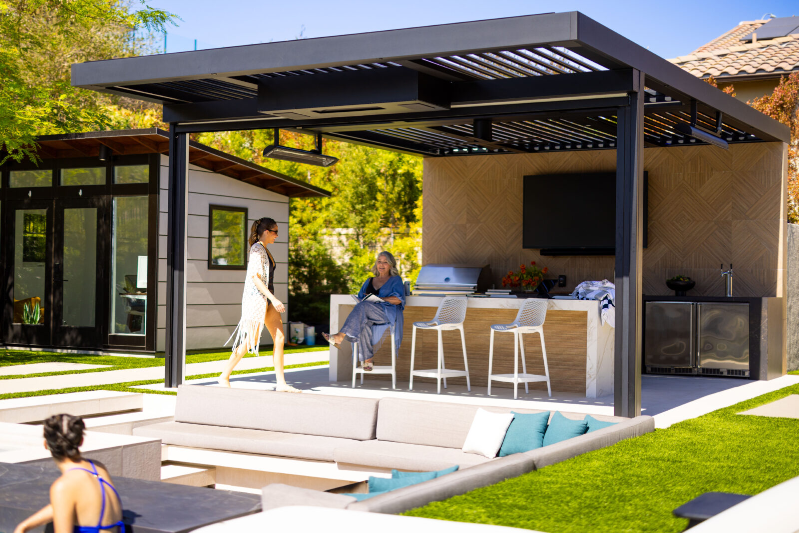 Luxury Commercial & Residential Outdoor Heaters | Bromic Heating Australia